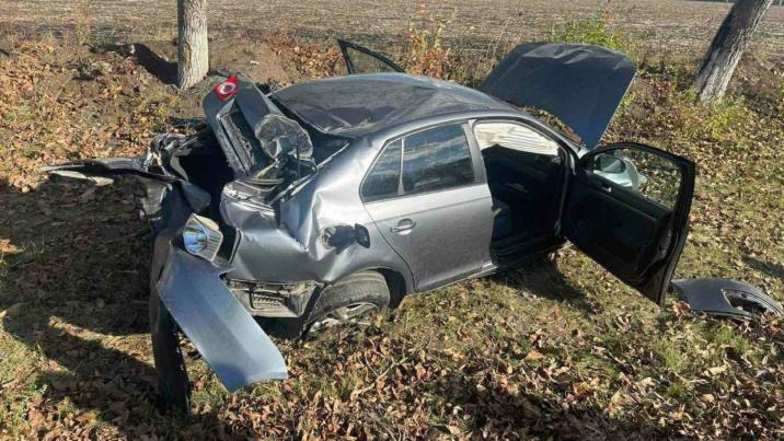 Grav accident: Două persoane au ajuns la spital, după ce mașina în care ...