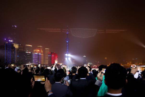 Genesis a intrat pe piaţa din China cu un show care a implicat un număr ...