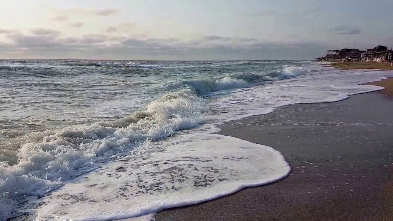 TV8.md - Fetiță de 10 ani, lăsată nesupravegheată în mare, a fost luată ...