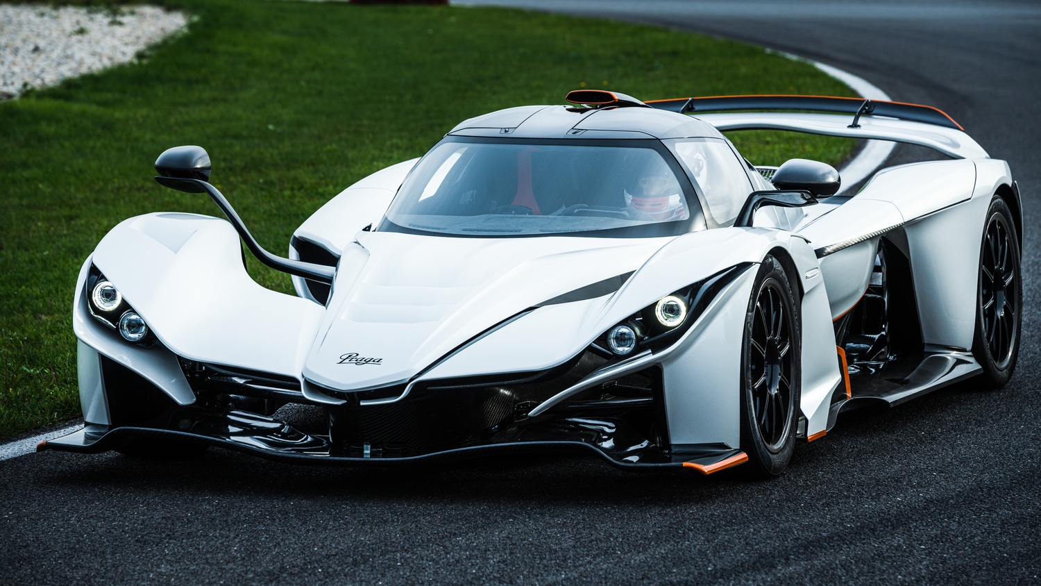 TV8.md - Premieră: Noul Praga Bohema este un hypercar făcut cu ...