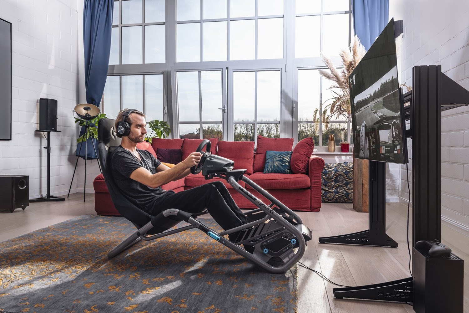 TV8.md - Practică la volan de acasă. Noul Playseat Trophy-Logitech G ...