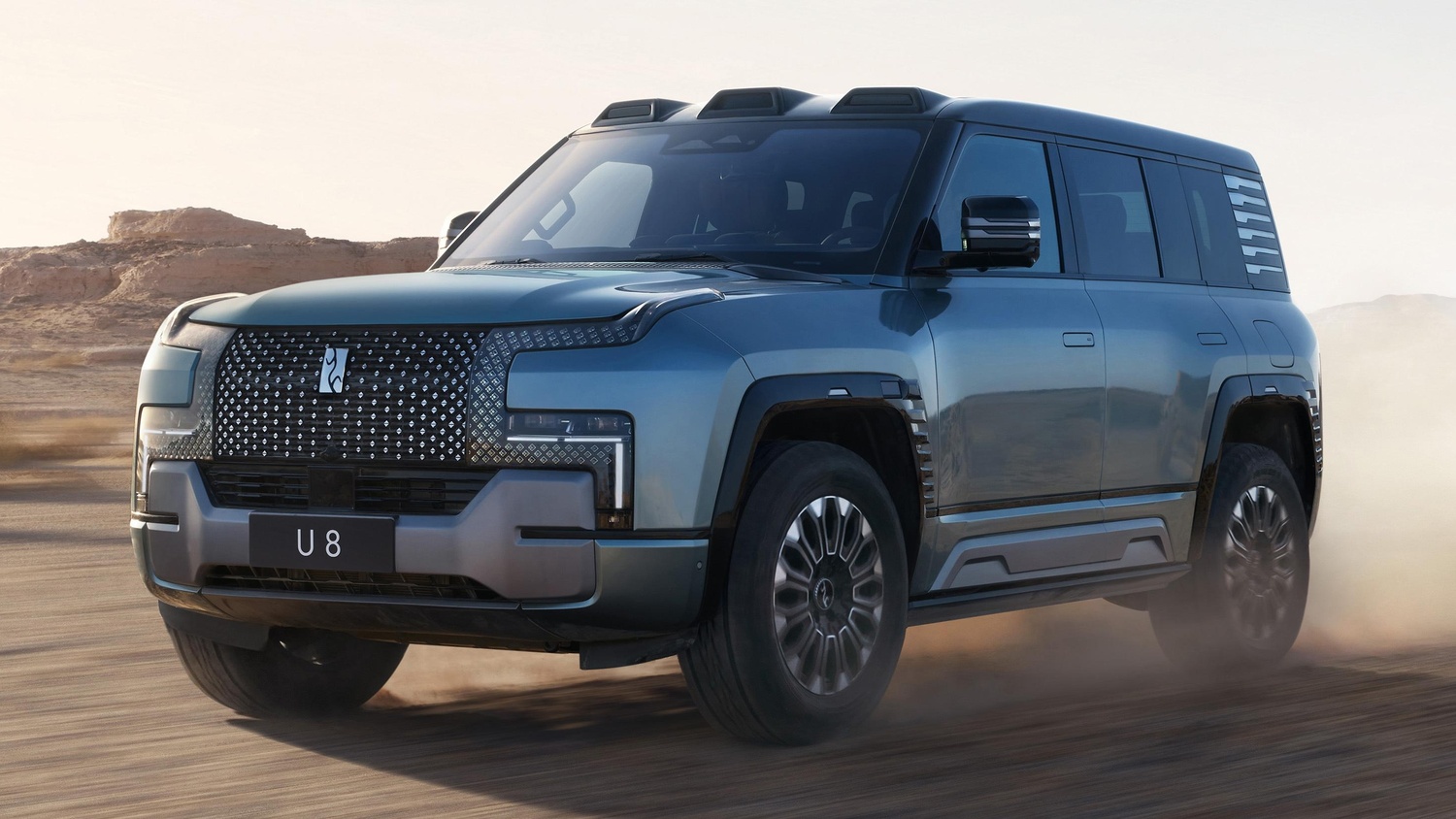 TV8.md - Faceţi cunoştinţă cu Yangwang U8 – SUV cu cinci motoare care poate aborda vaduri de 1.4 ...