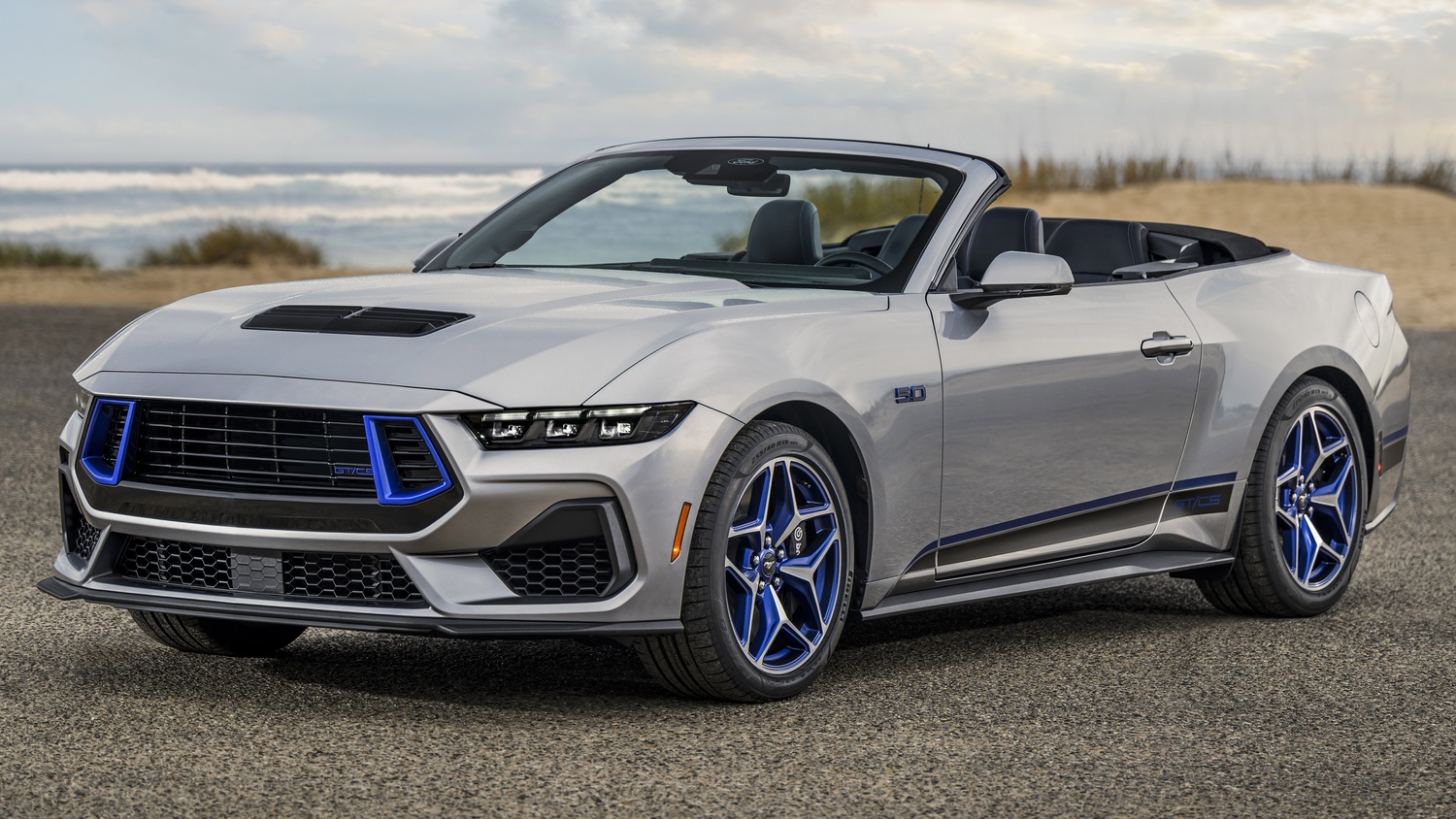 TV8.md - A venit iarna, dar se prezintă mașină decapotabilă. Ford arată ...