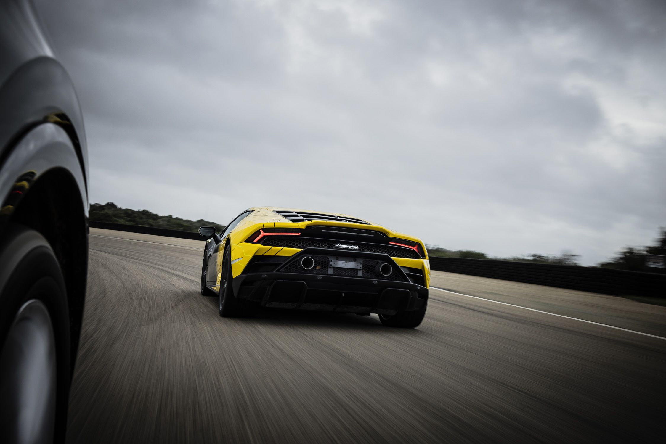 TV8.md - Lamborghini testează Active Wheel Carrier, una dintre ...