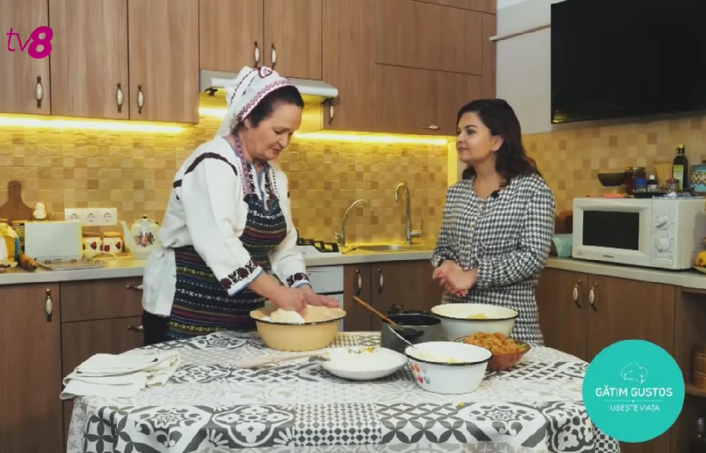 TV8.md - /VIDEO/ Ne-a cântat și a gătit plăcinte ca la mama: Cum s-a descurcat gospodina Ioana ...