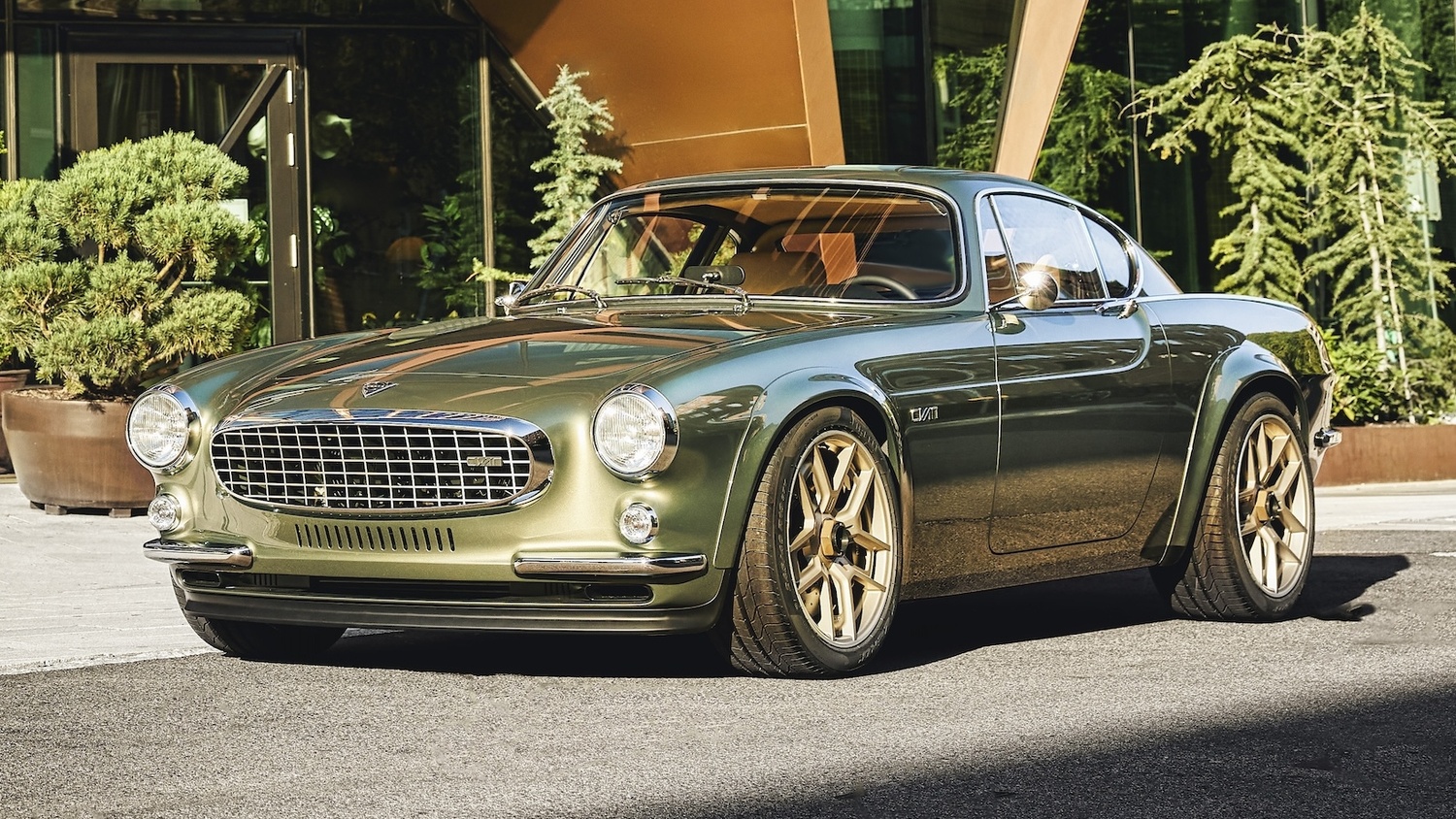 TV8.md - Mașină pentru cei care au bani, dar nu caută lux. Volvo P1800 ...