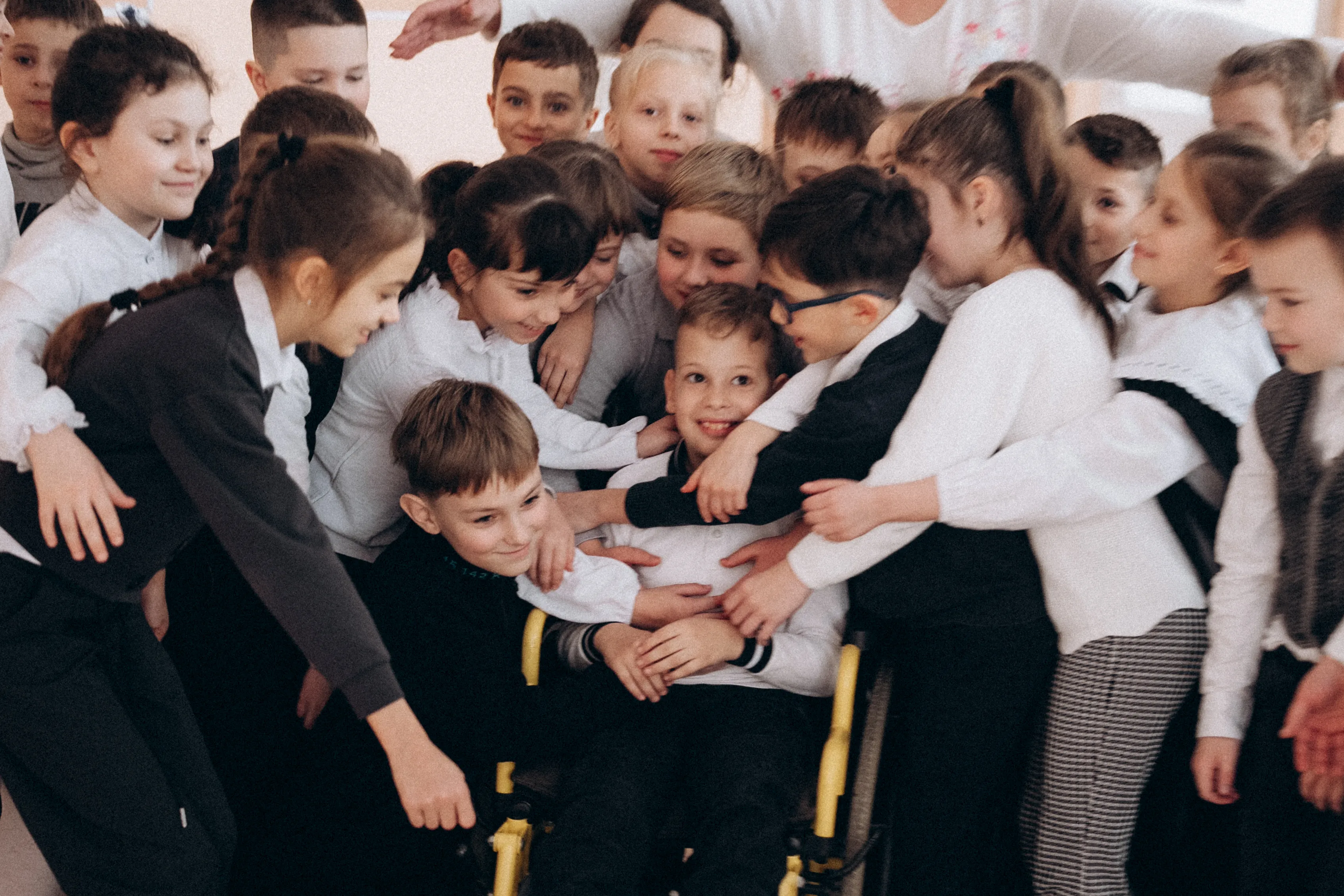 TV8.md - /VIDEO/ Adelin Iepure, elev cu necesități educaționale speciale: „Pentru mine școala e ...