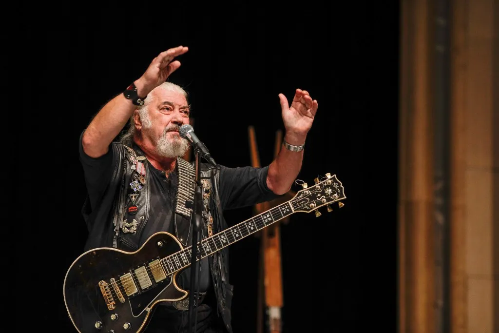 TV8.md - Nicu Covaci, liderul formației Phoenix, a murit. Cu ce boală ...