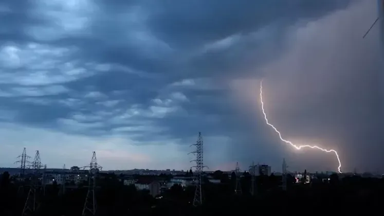 TV8.md - /METEO/ Vremea fierbinte se domolește: Ploi și descărcări ...
