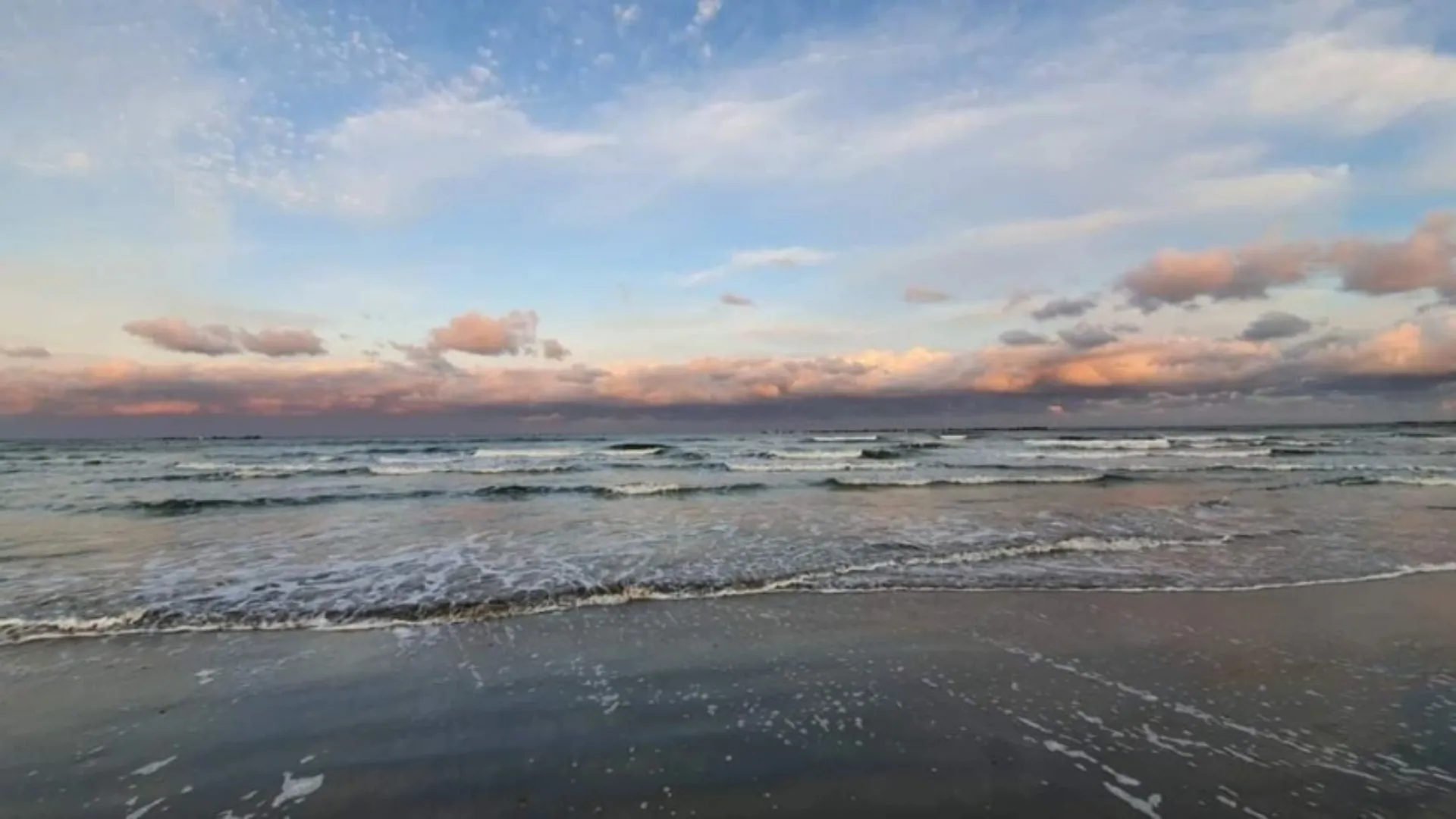 TV8.md - Apa din Marea Neagră a devenit rece ca gheața: Fenomenul ...