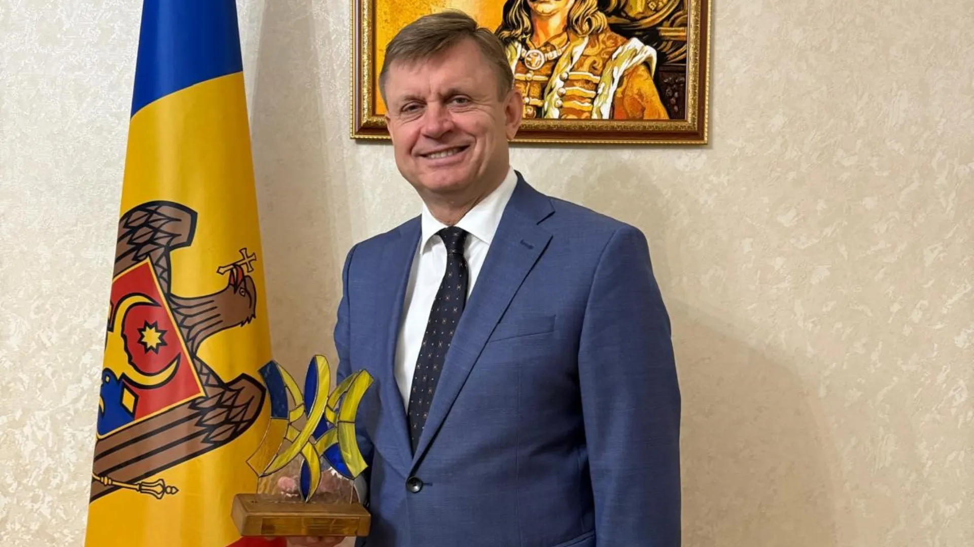 TV8.md - Valeriu Chiveri își încheie mandatul de ambasador în Ucraina ...