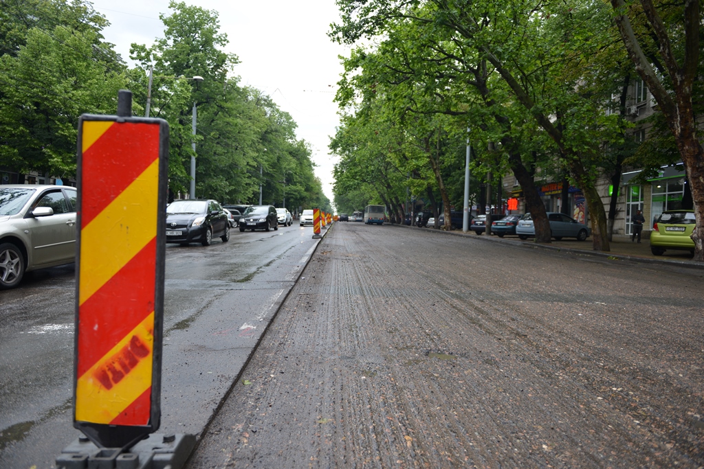 TV8.md - Traficul rutier pe strada Ion Creangă, tronsonul cuprins între Calea Ieșilor și Alba ...