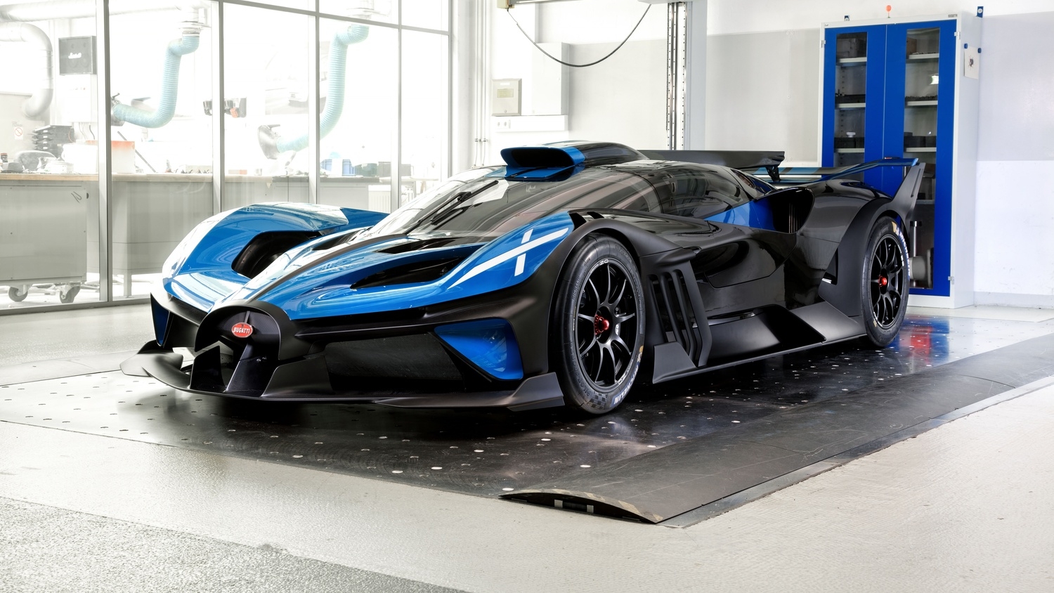 TV8.md - Aplicată pentru prima dată pe Bugatti Bolide, Dimple Airscoop ...