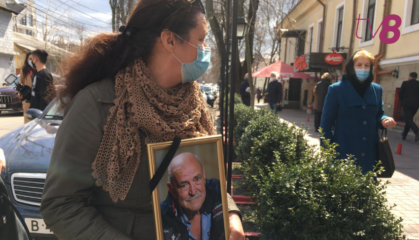 TV8.md - /FOTOREPORTAJ/ Zeci de oameni și-au luat rămas bun de la ...