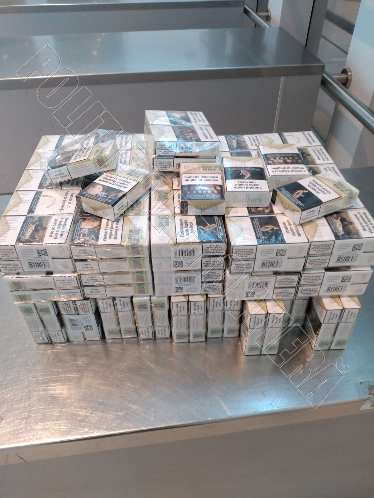 /FOTO, VIDEO/ Contrabandă cu țigări, la un punct de trecere a ...