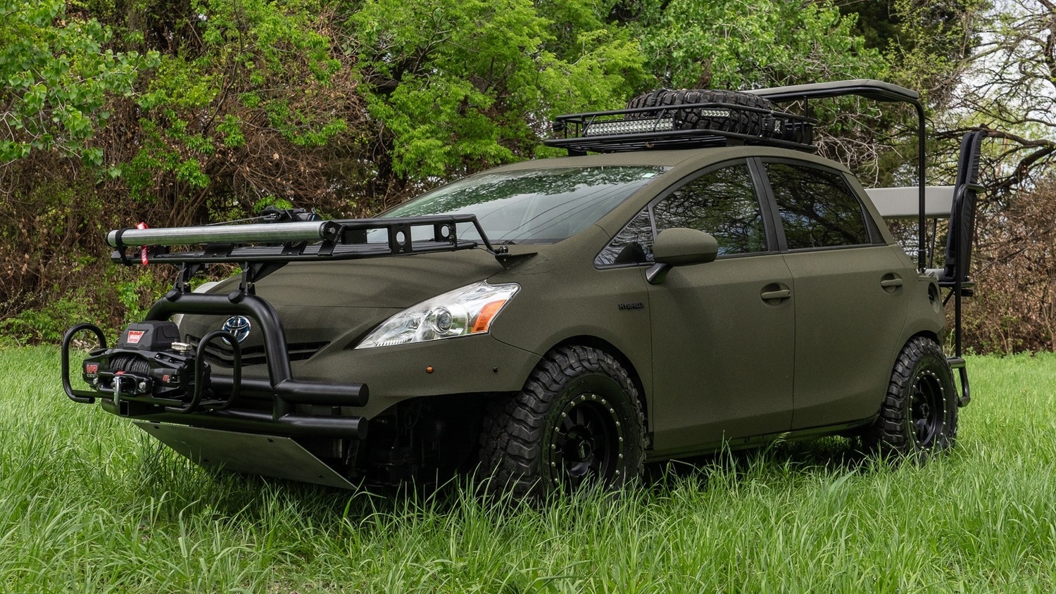 Maşina ideală pentru off-road uşor şi vânătoare s-a dovedit a fi Toyota ...